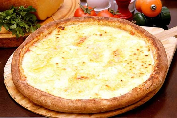 pizza de quatro queijos, faça você mesmo - Vovó Zita Receitas